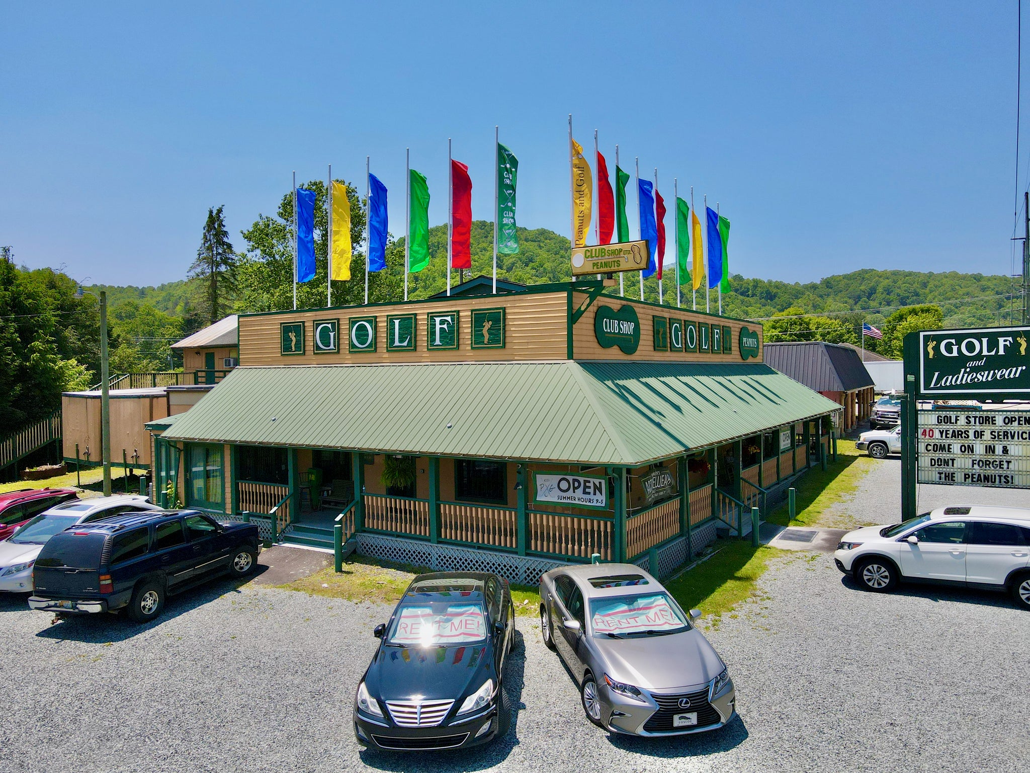 The Story of the Flags – Peanuts and Golf